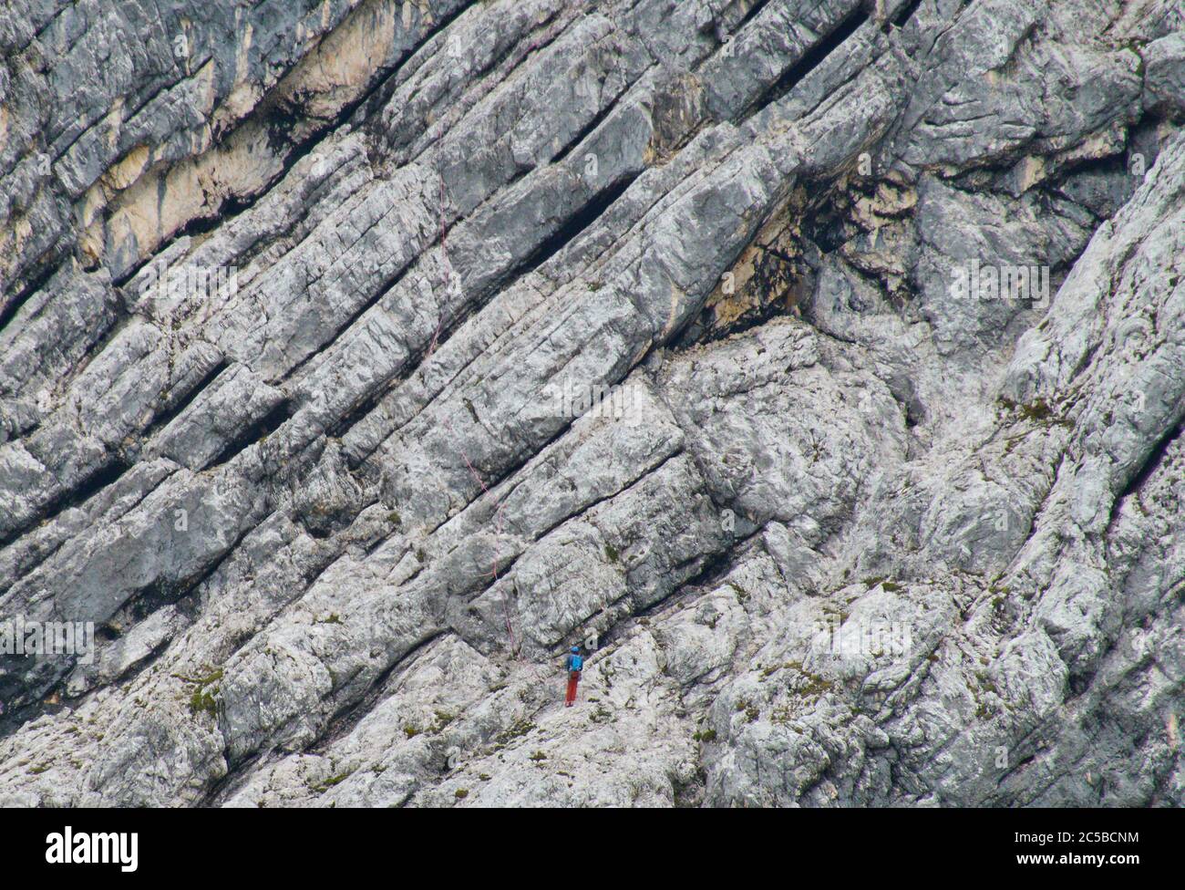 Gebirge bergsteigen klettersteig hi-res stock photography and images ...