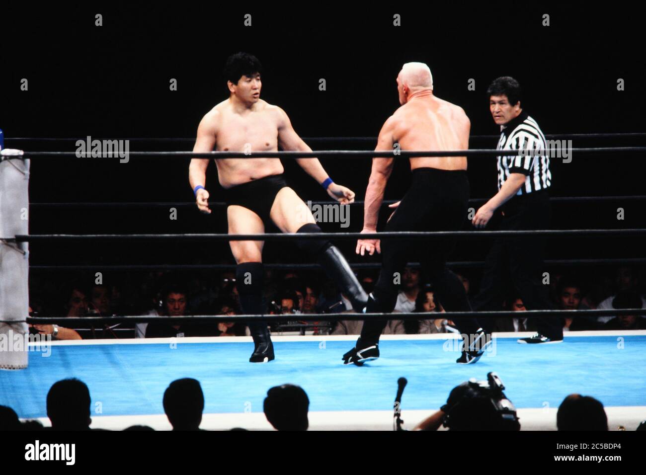 Yokohama, Kanagawa, Japan. 11th May, 1991. Akira Maeda, Dick Vrij ...