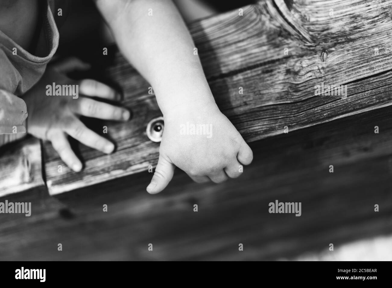 Hand of the child hi-res stock photography and images - Alamy