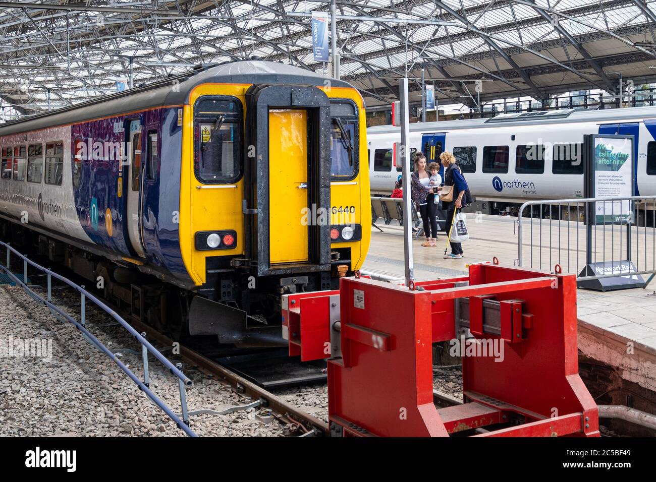Trains at the platforms on Liverpool Lime Street railway station Stock ...