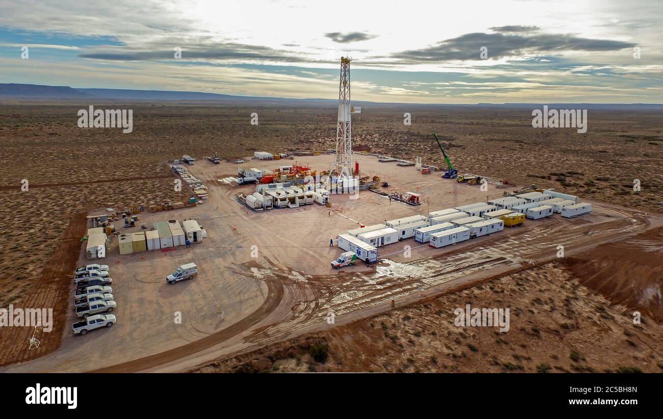 Aerial fracking field hi-res stock photography and images - Alamy