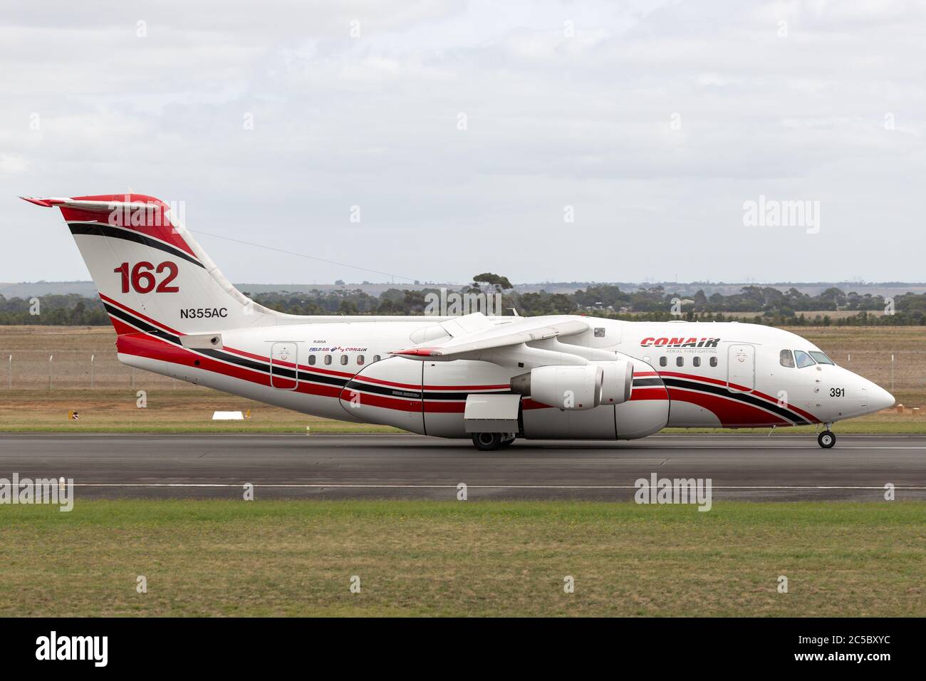 Coulson Aviation BAE Systems 146 (Avro RJ85) aerial fire fighting ...