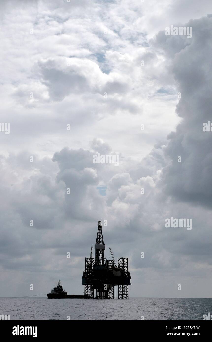 Liquefied natural gas thailand hi-res stock photography and images - Alamy