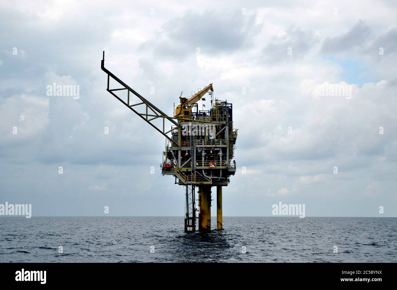 Wellhead, underwater hi-res stock photography and images - Alamy