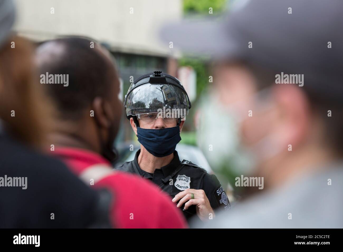 Washington DC, USA. 1st July 2020. A police officer guards the ...