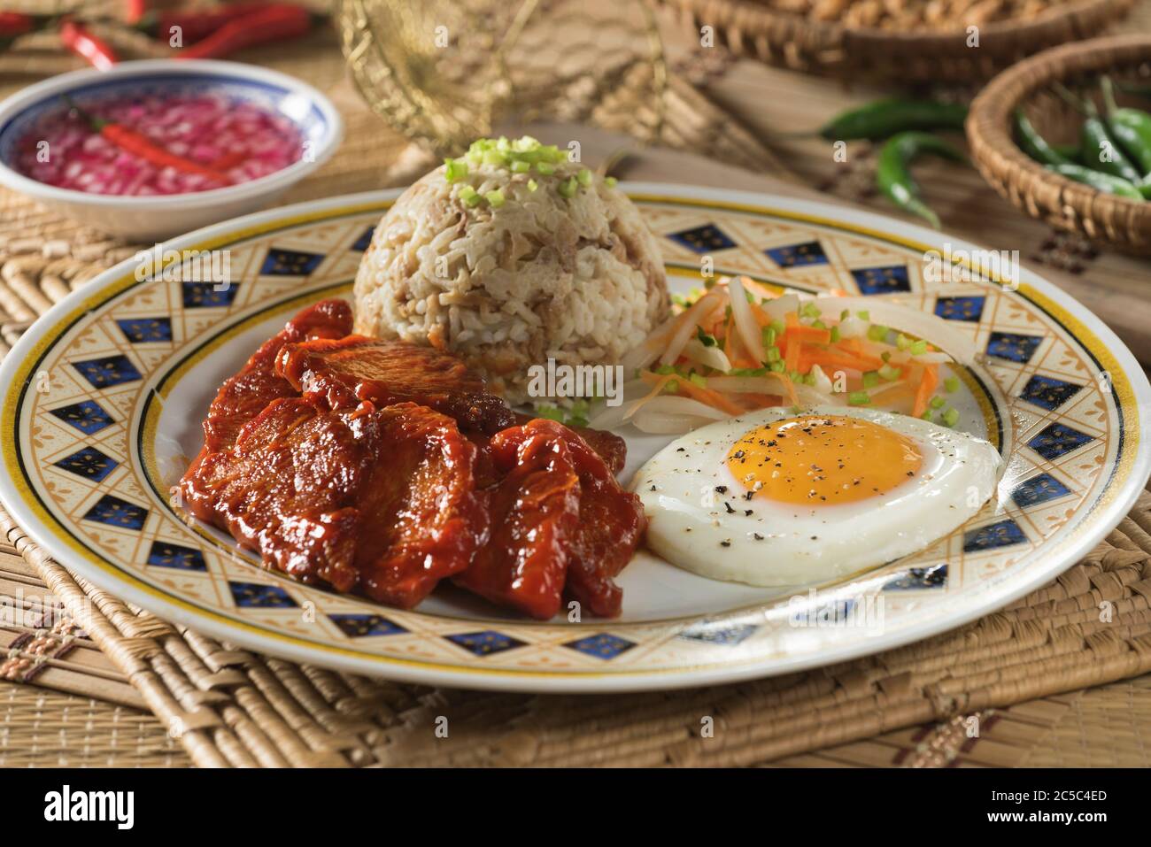 Tosilog. Filipino breakfast dish. Philippines Food Stock Photo - Alamy