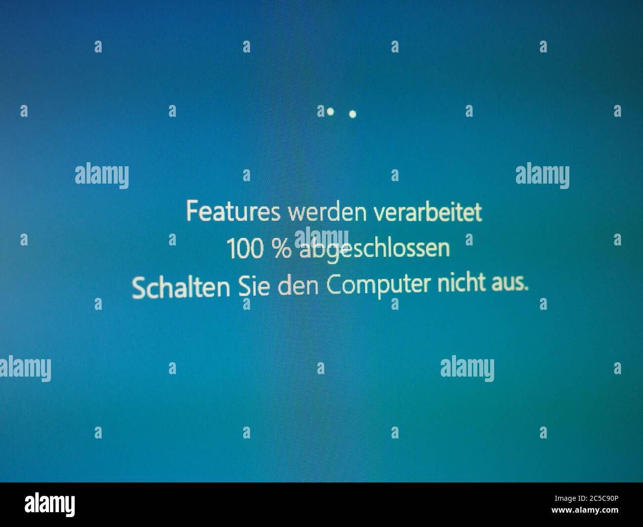 Turn off computer hi-res stock photography and images - Alamy