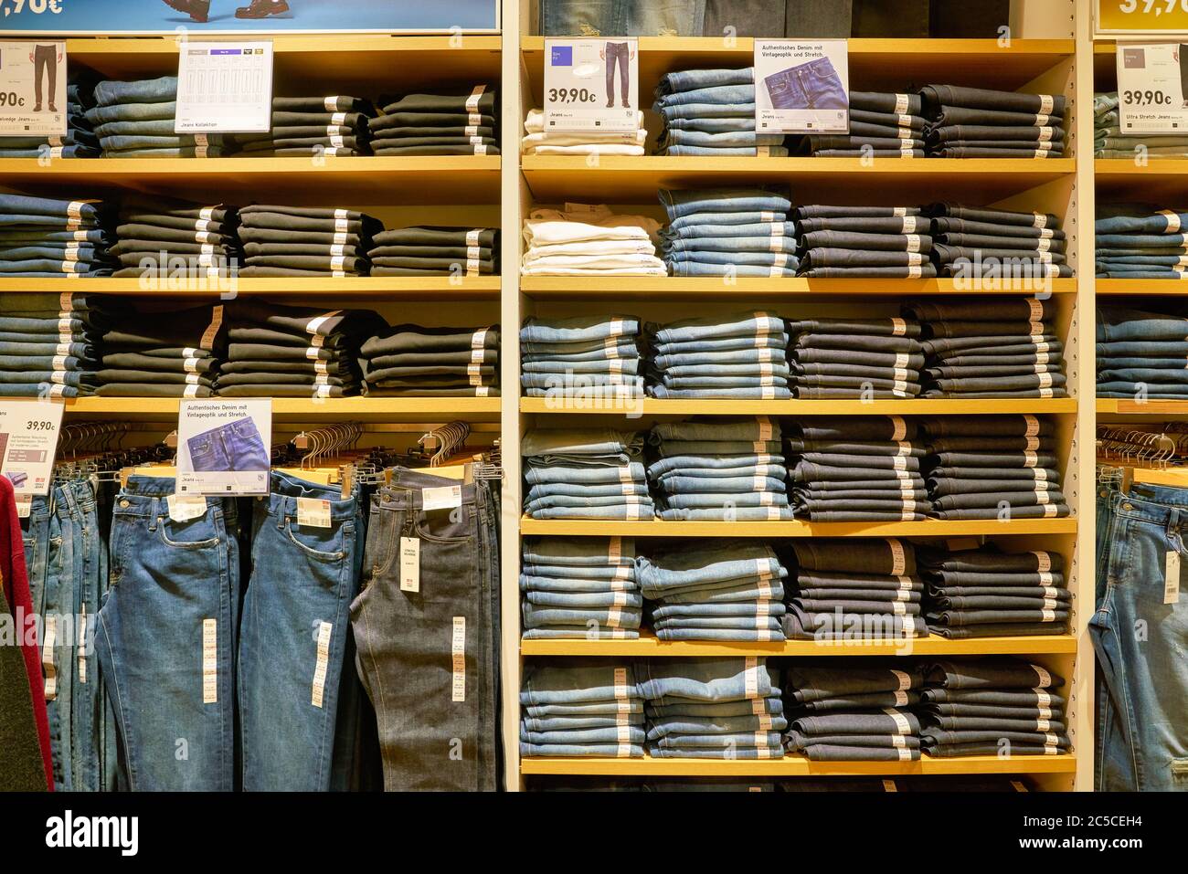 Uniqlo store shelves hi-res stock photography and images - Alamy
