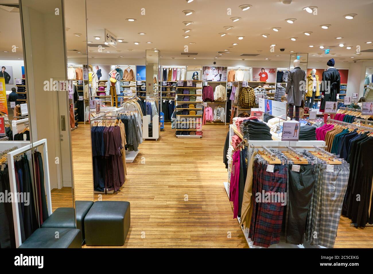 Uniqlo store interior hi-res stock photography and images - Alamy