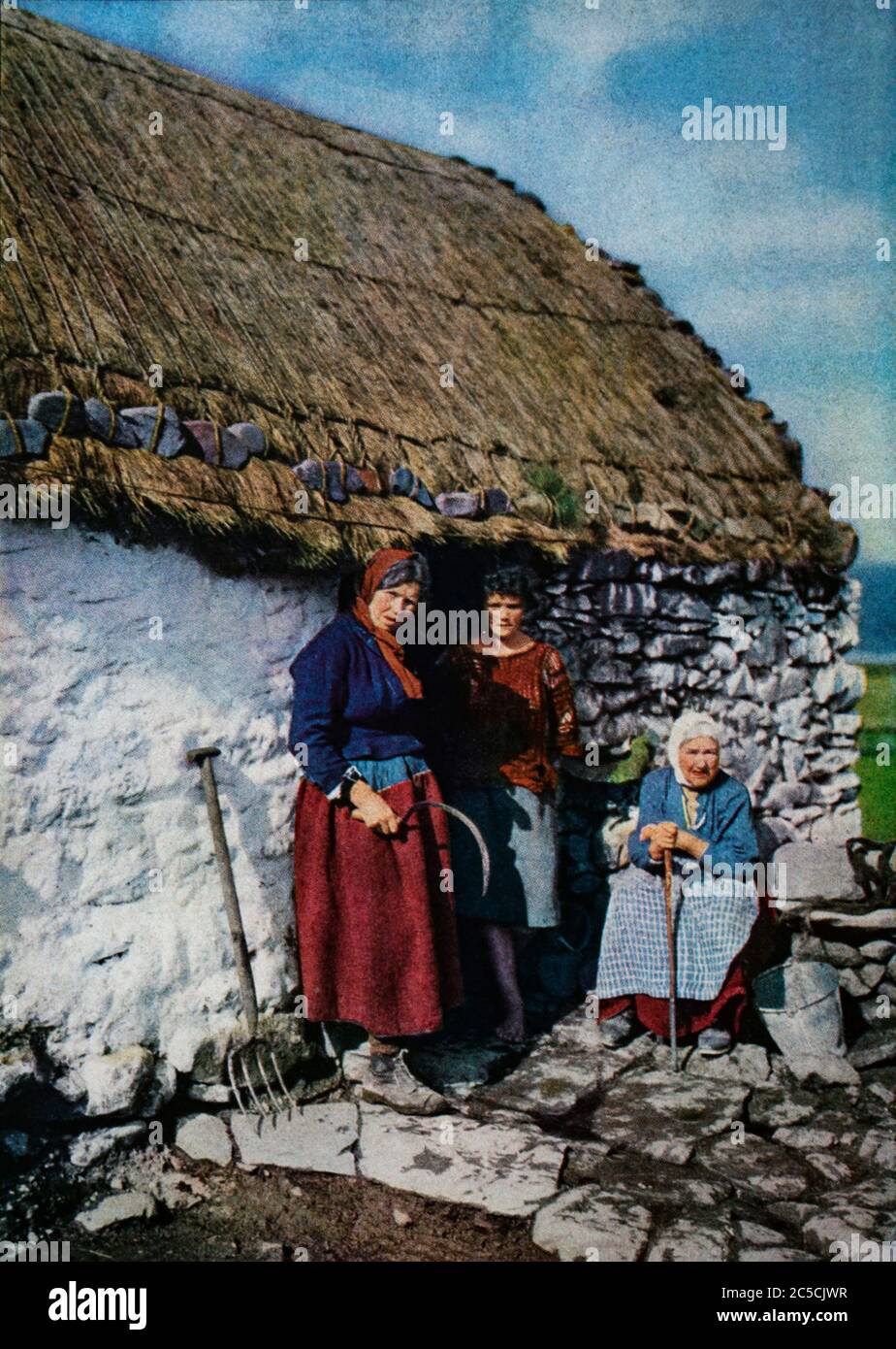 1920s clothing ireland hi-res stock photography and images - Alamy