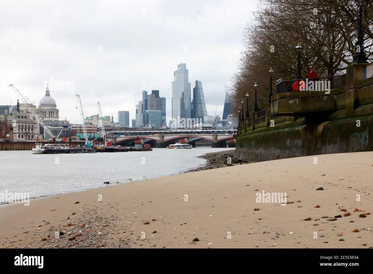 Tower beach low tide london hi-res stock photography and images - Alamy