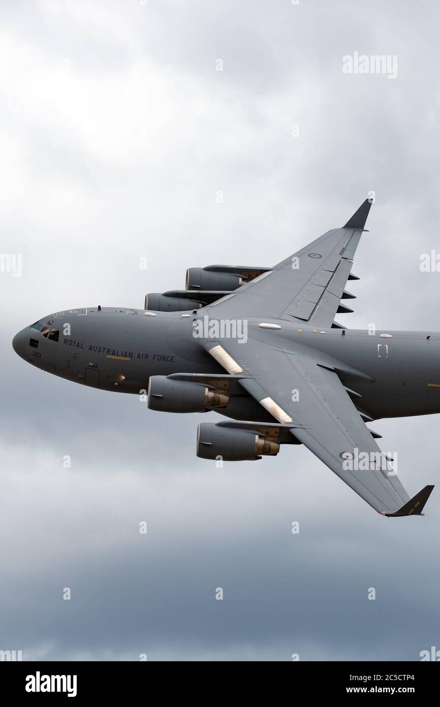 Royal Australian Air Force (RAAF) Boeing C-17A Globemaster III Large ...