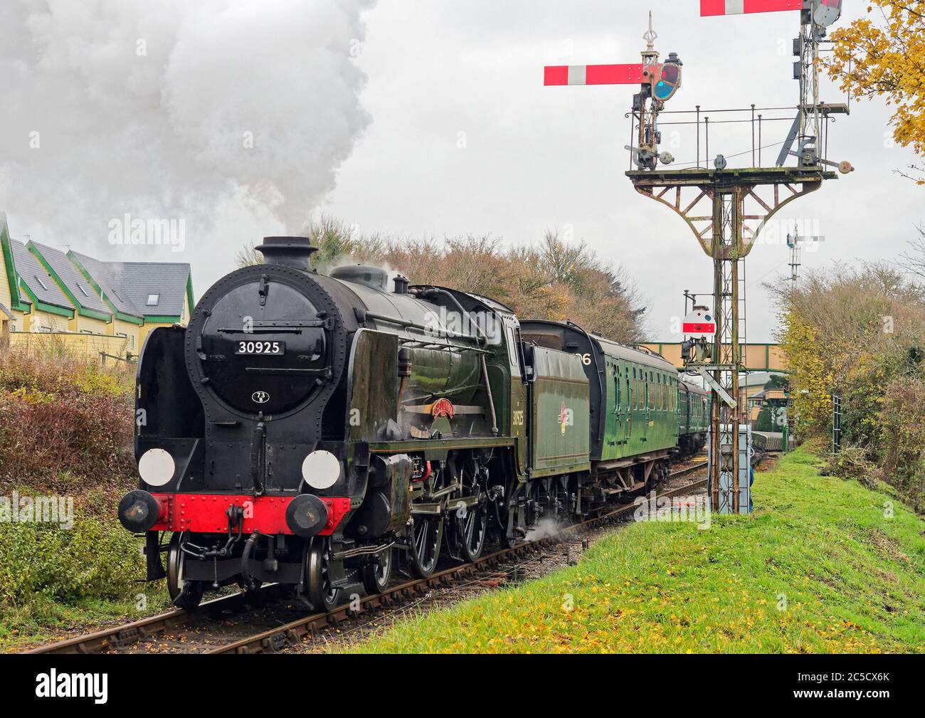 Maunsell designed 'School's' class (Class V) 4-4-0 steam loco ...