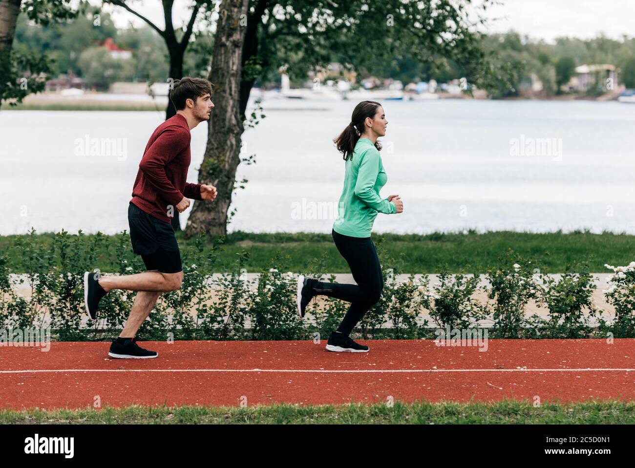 Side profile girl running in hi-res stock photography and images - Alamy