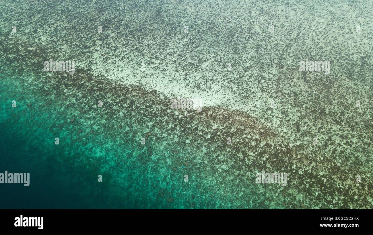 Helicopter from above looking down hi-res stock photography and images ...