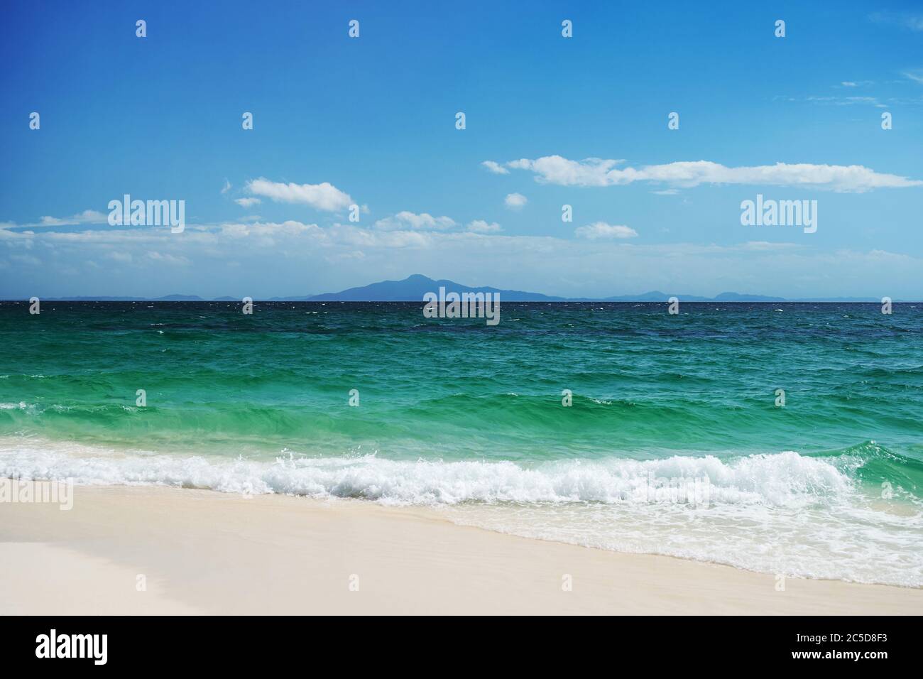 Green sea and blue sky. Beautiful seascape Stock Photo - Alamy