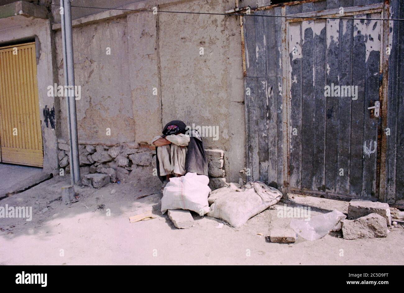 homeless man on the streets of Kabul 2009 Stock Photo - Alamy