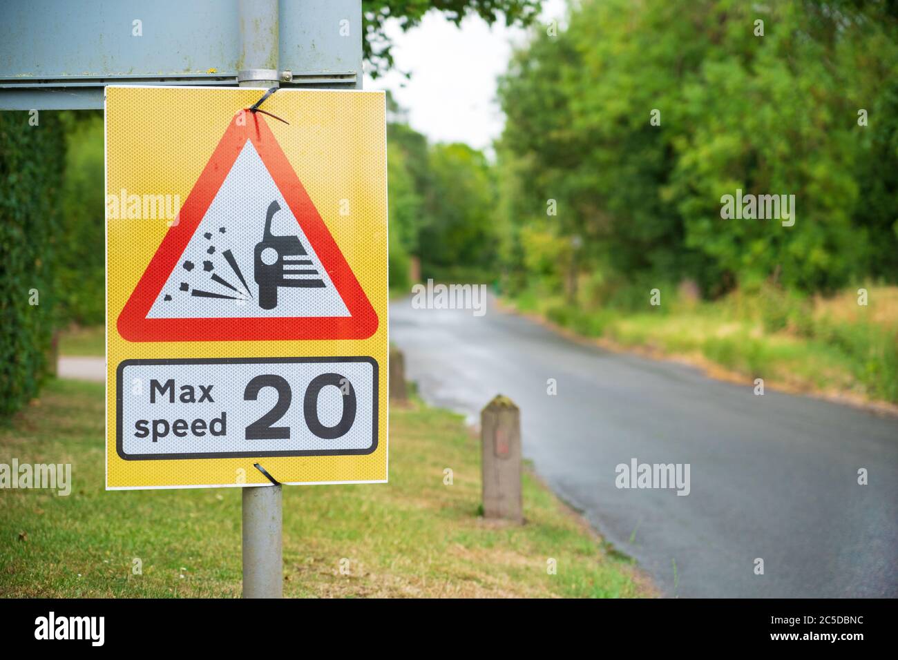 Temporary speed limit hi-res stock photography and images - Alamy