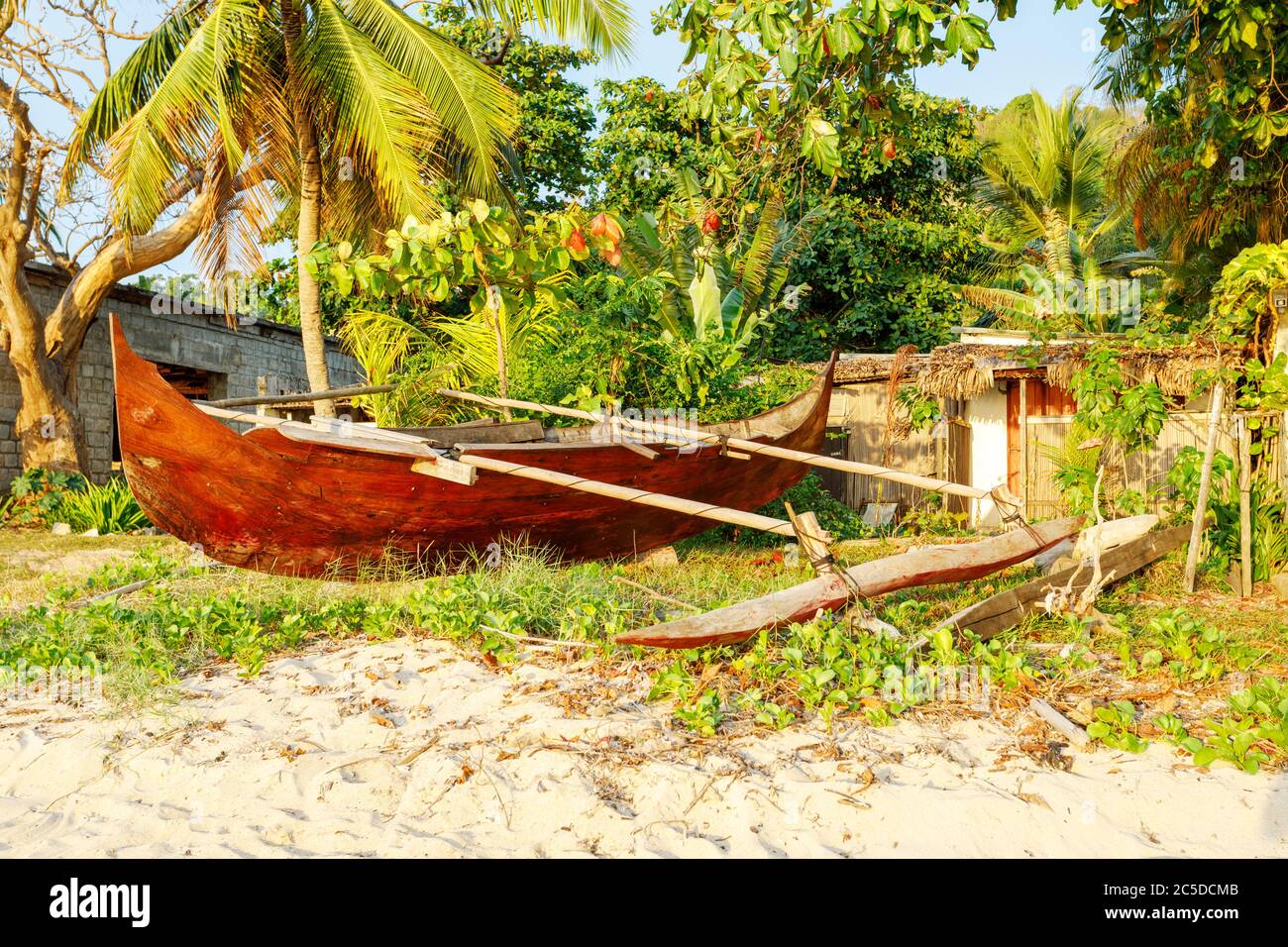 Hand made dugout canoe hi-res stock photography and images - Alamy