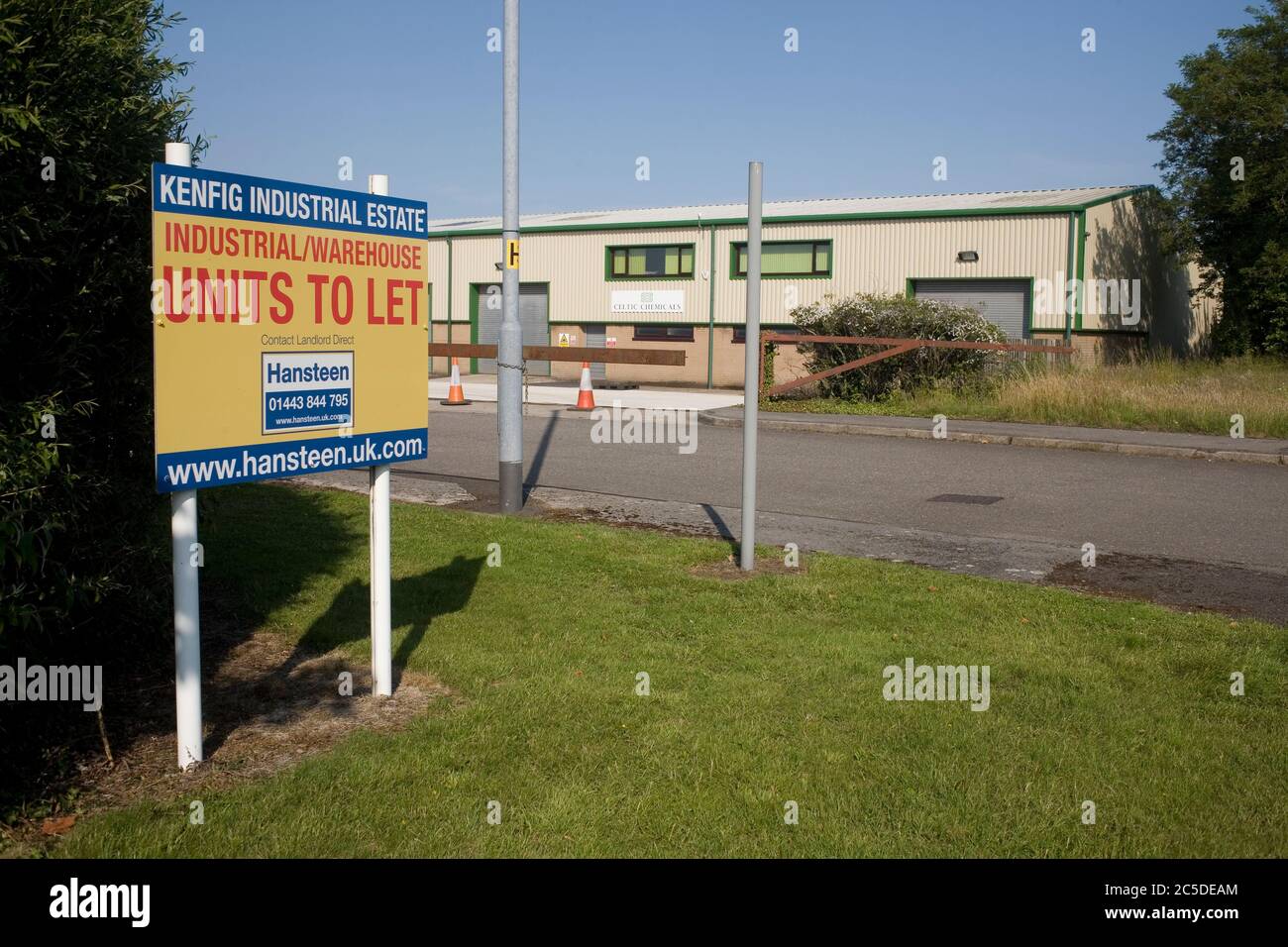 Industrial chemicals manufacturing hi-res stock photography and images ...