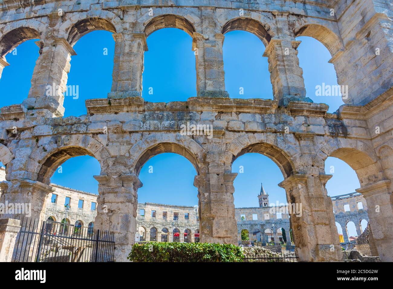 Roman amphitheatre gate arena hi-res stock photography and images - Alamy