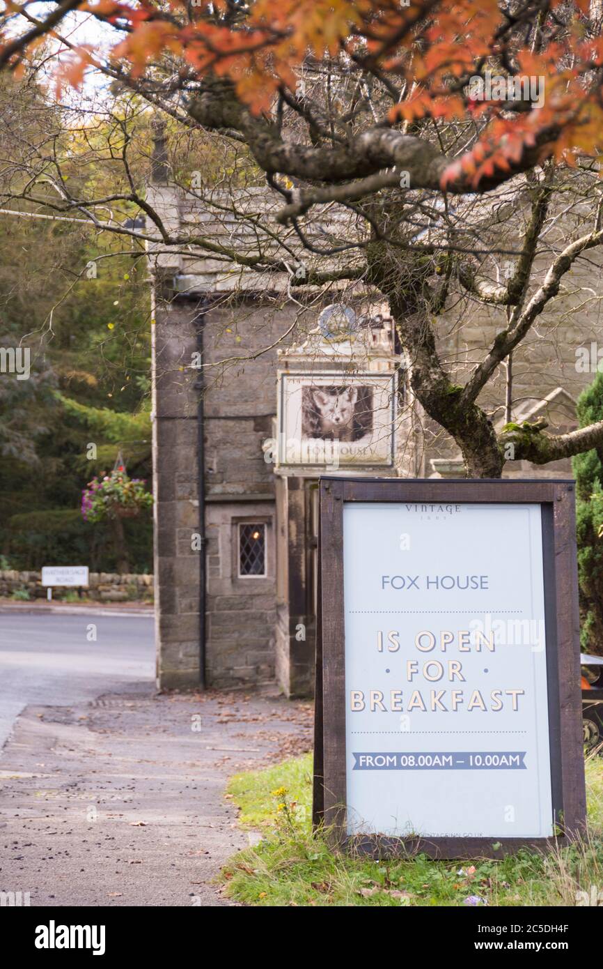 Sheffield, UK - Oct 21 2016 : The iconic Fox Inn is one on the Peak ...