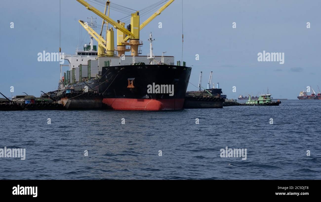 Sand stockpile hi-res stock photography and images - Alamy