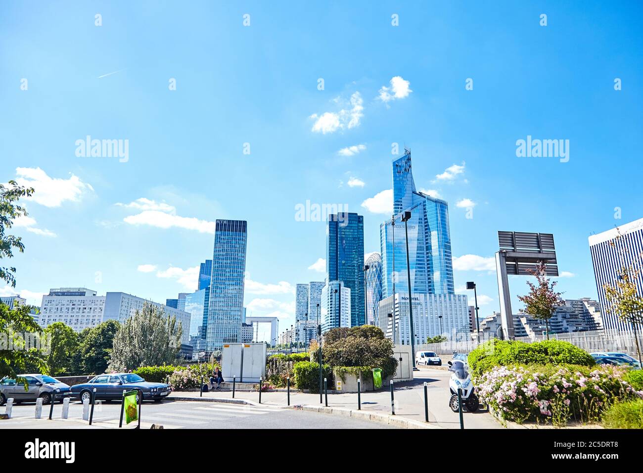 Modern building france street hi-res stock photography and images - Alamy