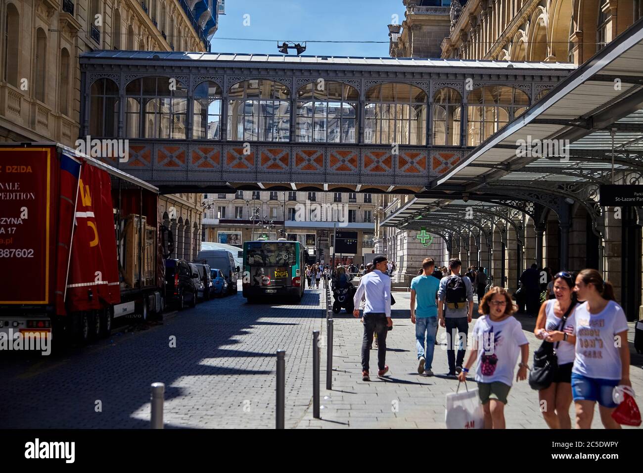 Overhead pedestrian bridge hi-res stock photography and images - Alamy