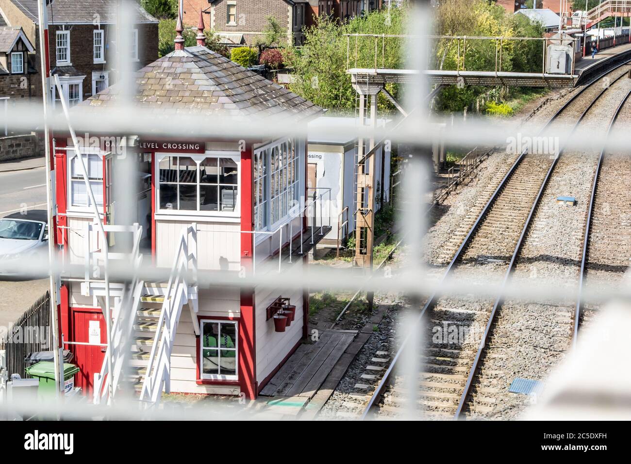 Oakham level crossing signal box hi-res stock photography and images ...