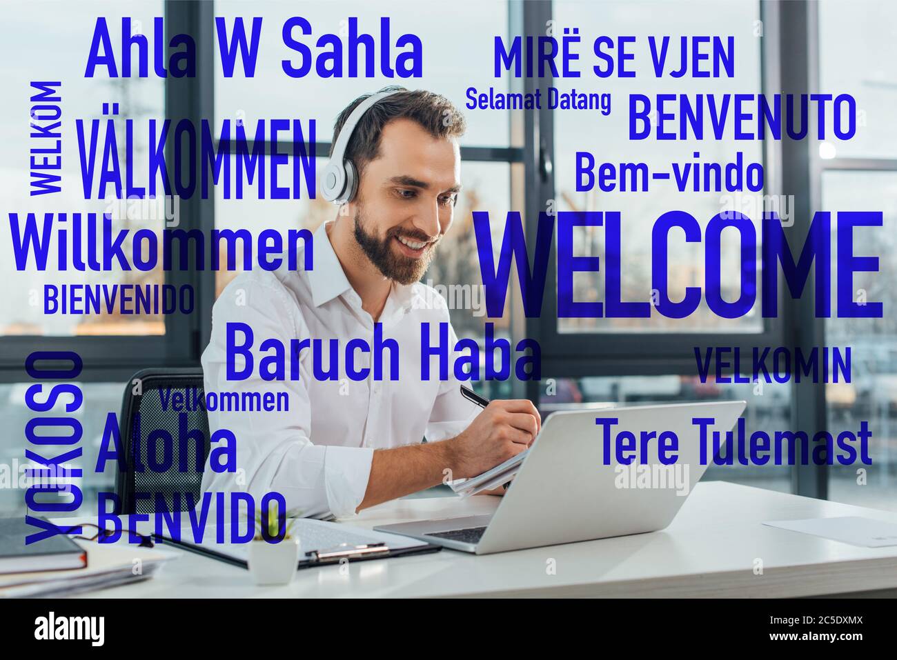 Foreign languages in workplace hi-res stock photography and images - Alamy