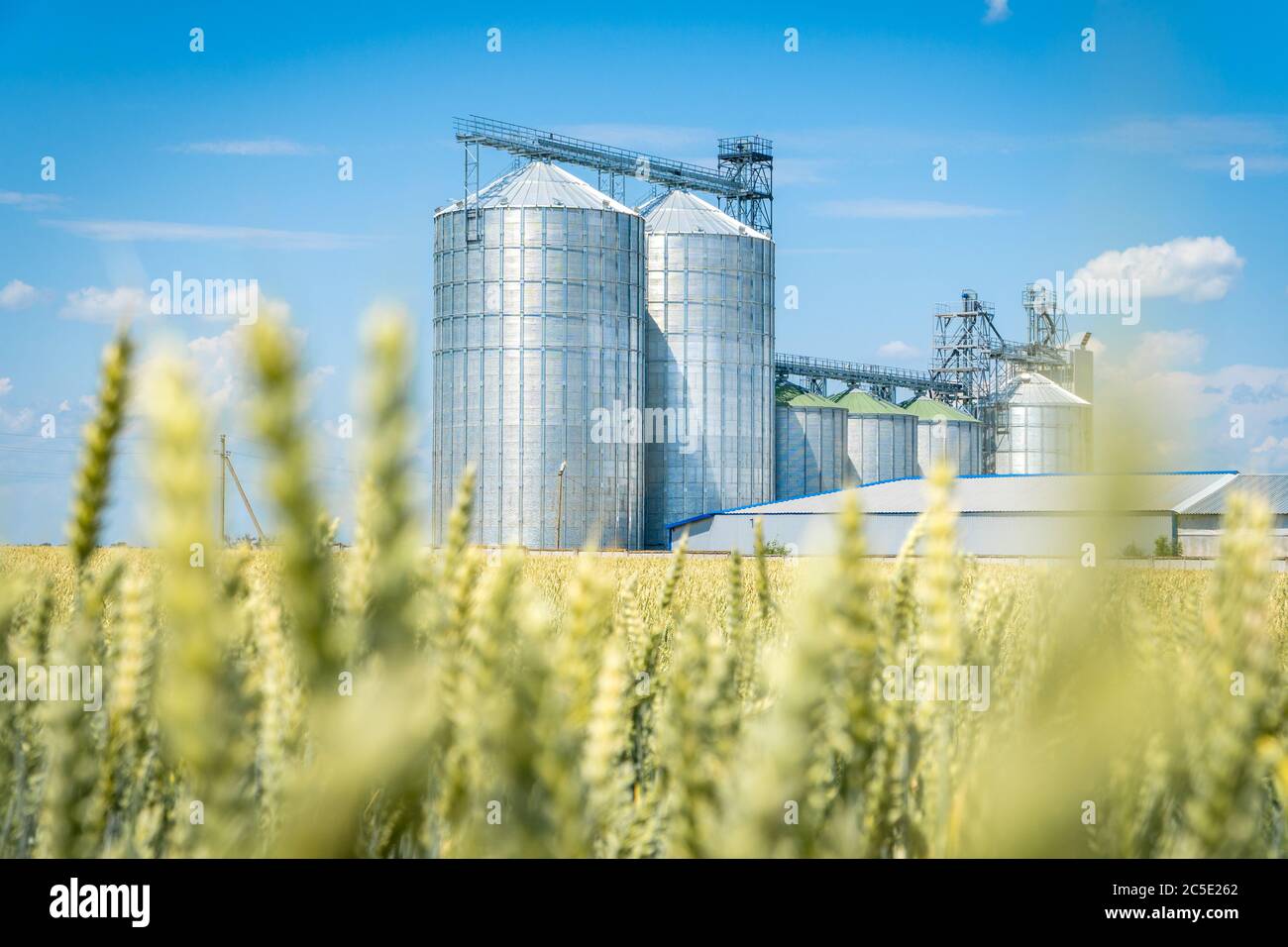 Cereal elevator hi-res stock photography and images - Alamy