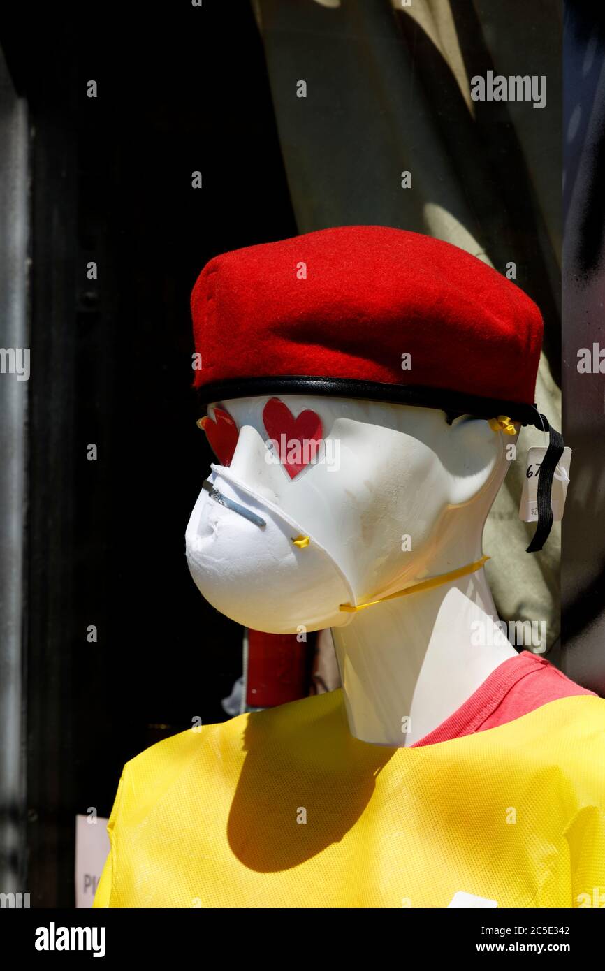 Mannequin with mask hi-res stock photography and images - Alamy