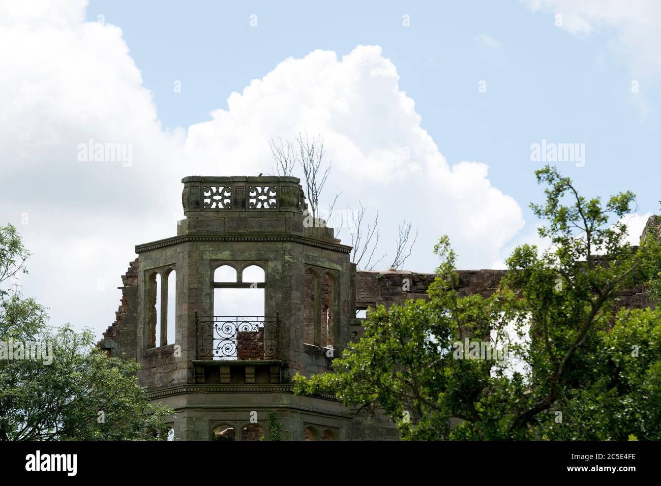 Guy`s Cliffe House ruins, Warwick, Warwickshire, England, UK Stock ...