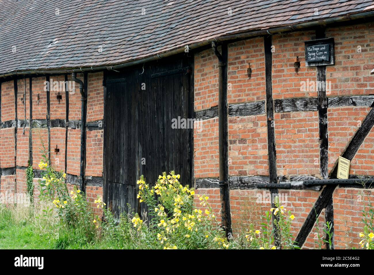 Brick barns hi-res stock photography and images - Alamy