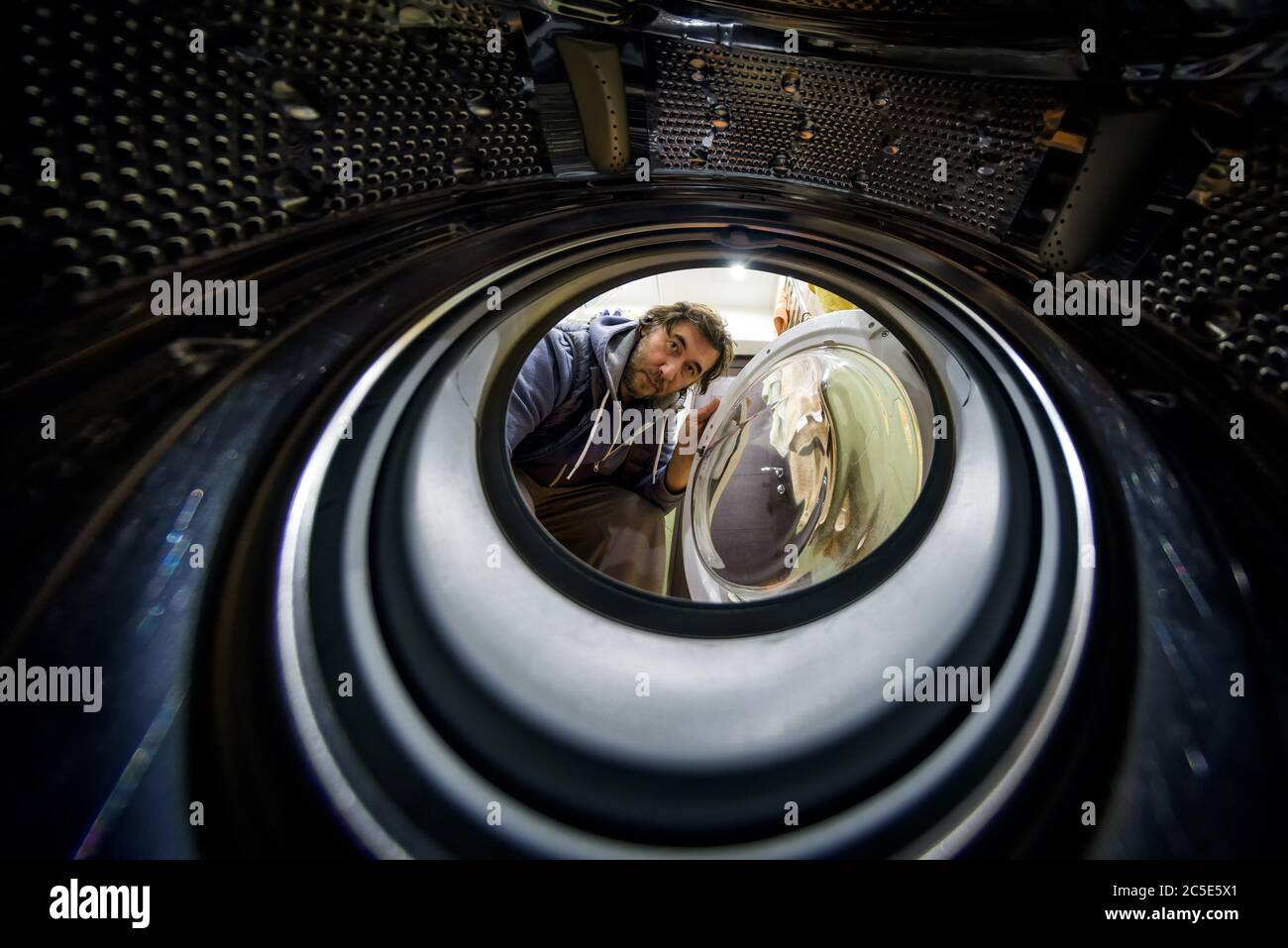 Inside washing machine hi-res stock photography and images - Alamy