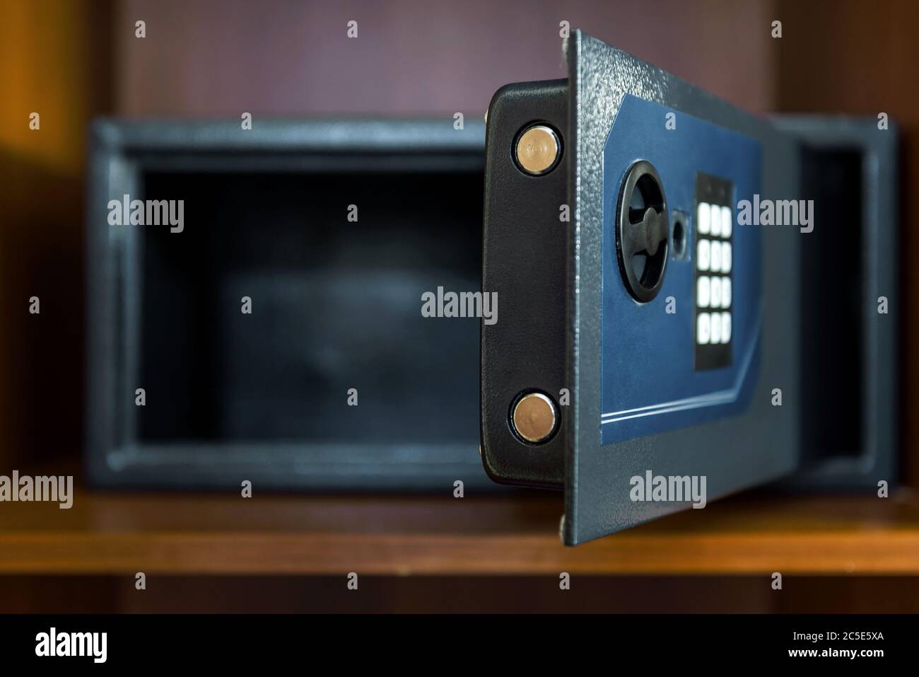 Empty hotel room theft hi-res stock photography and images - Alamy