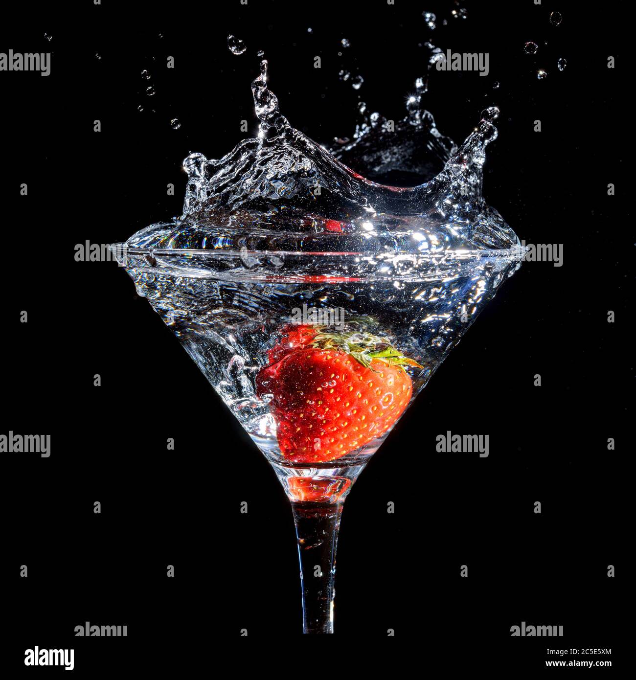 Splash martini hi-res stock photography and images - Alamy