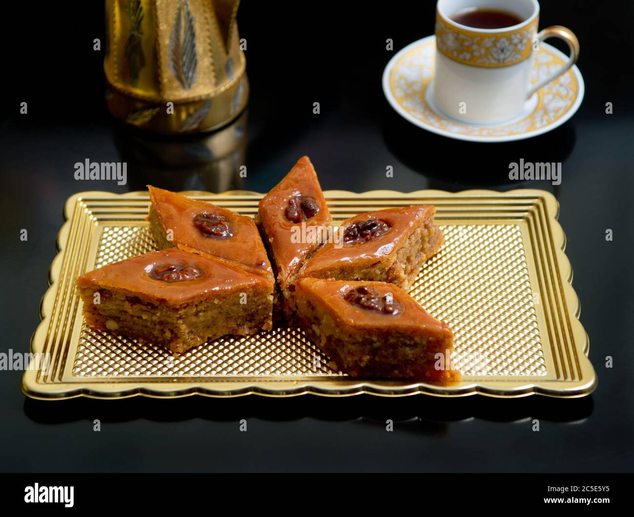 Arabian baklava hi-res stock photography and images - Alamy