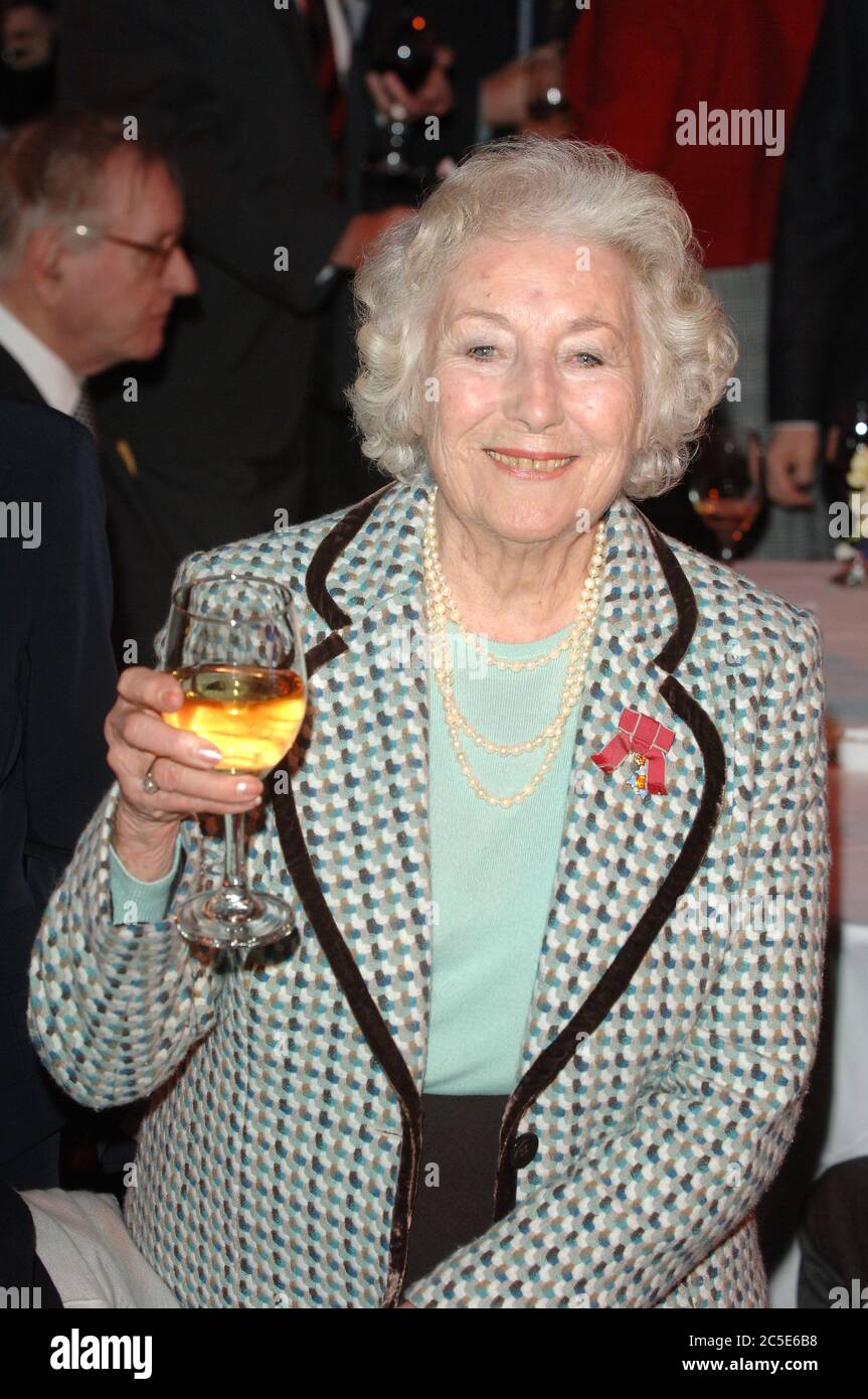 Picture muct be credited ©Alpha Press 065270 20.03.2007 Dame Vera Lynn ...