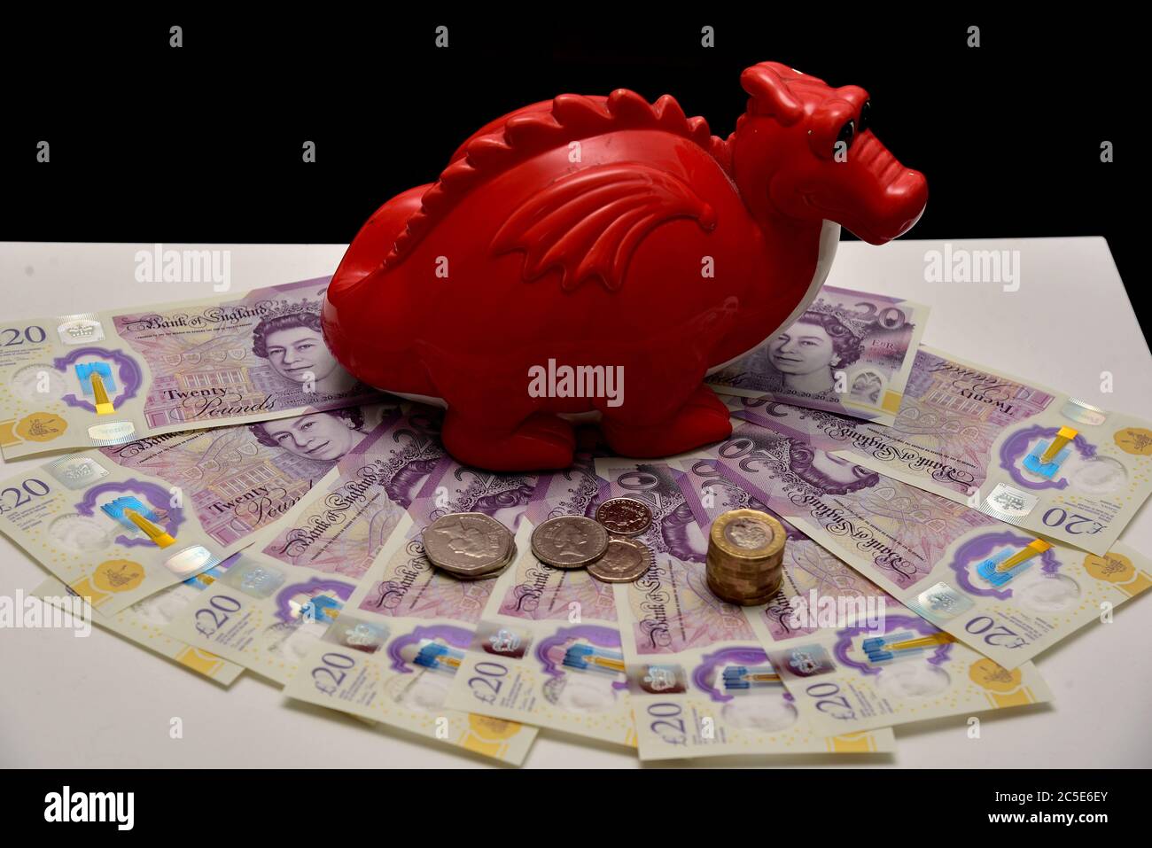 Welsh dragon money box hi-res stock photography and images - Alamy