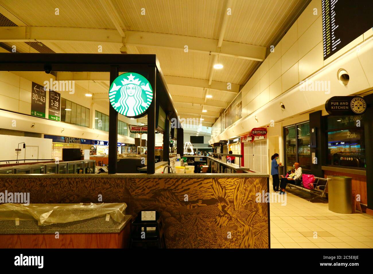 Airport coffee shops hi-res stock photography and images - Alamy