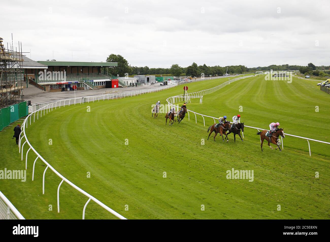 General view of runners and riders at Catterick Bridge Racecourse Stock ...