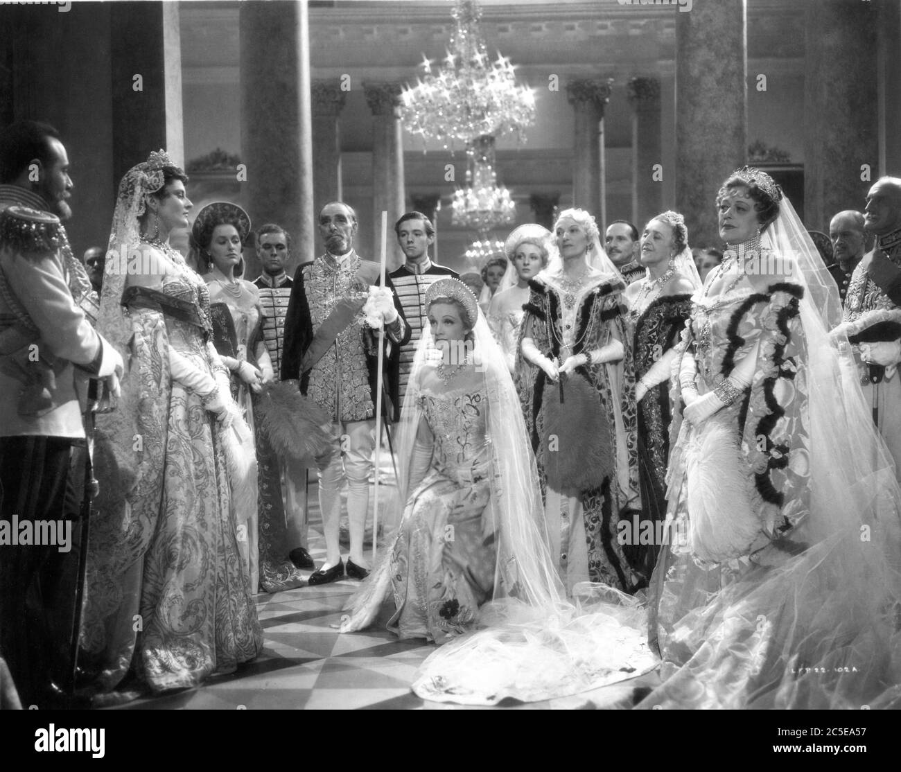 Russian cinema 1930s hi-res stock photography and images - Alamy