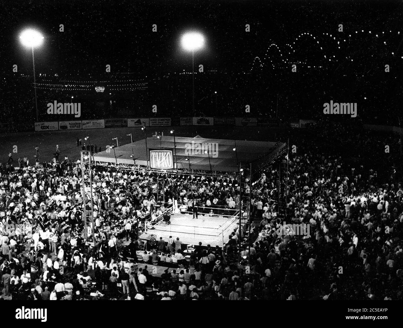 James toney boxing Black and White Stock Photos & Images - Alamy