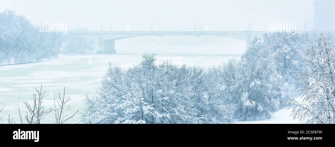 Winter landscape, Moscow, Russia. Scenery of snowy park by frozen ...