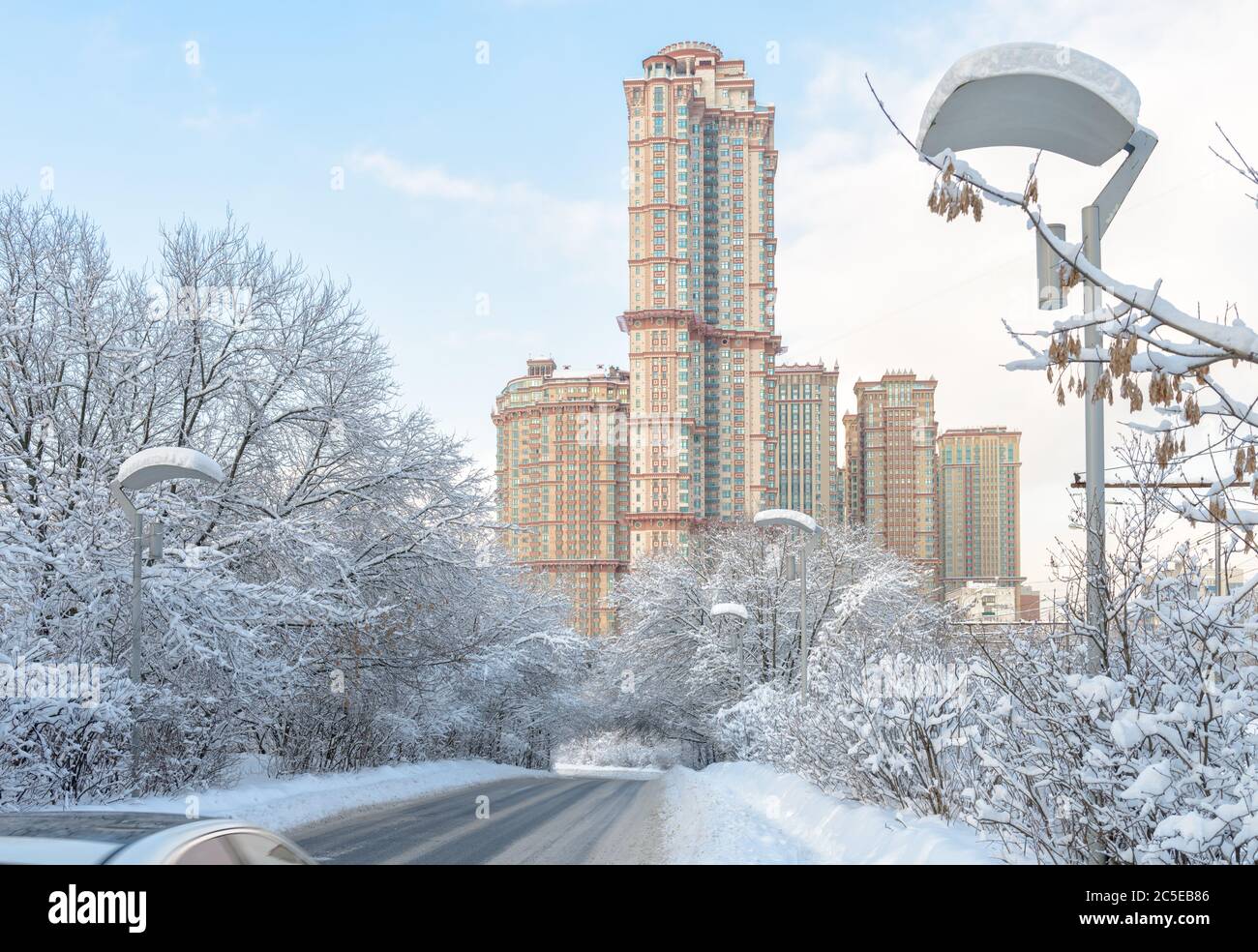 Beautiful cold snowy day in the city hi-res stock photography and ...