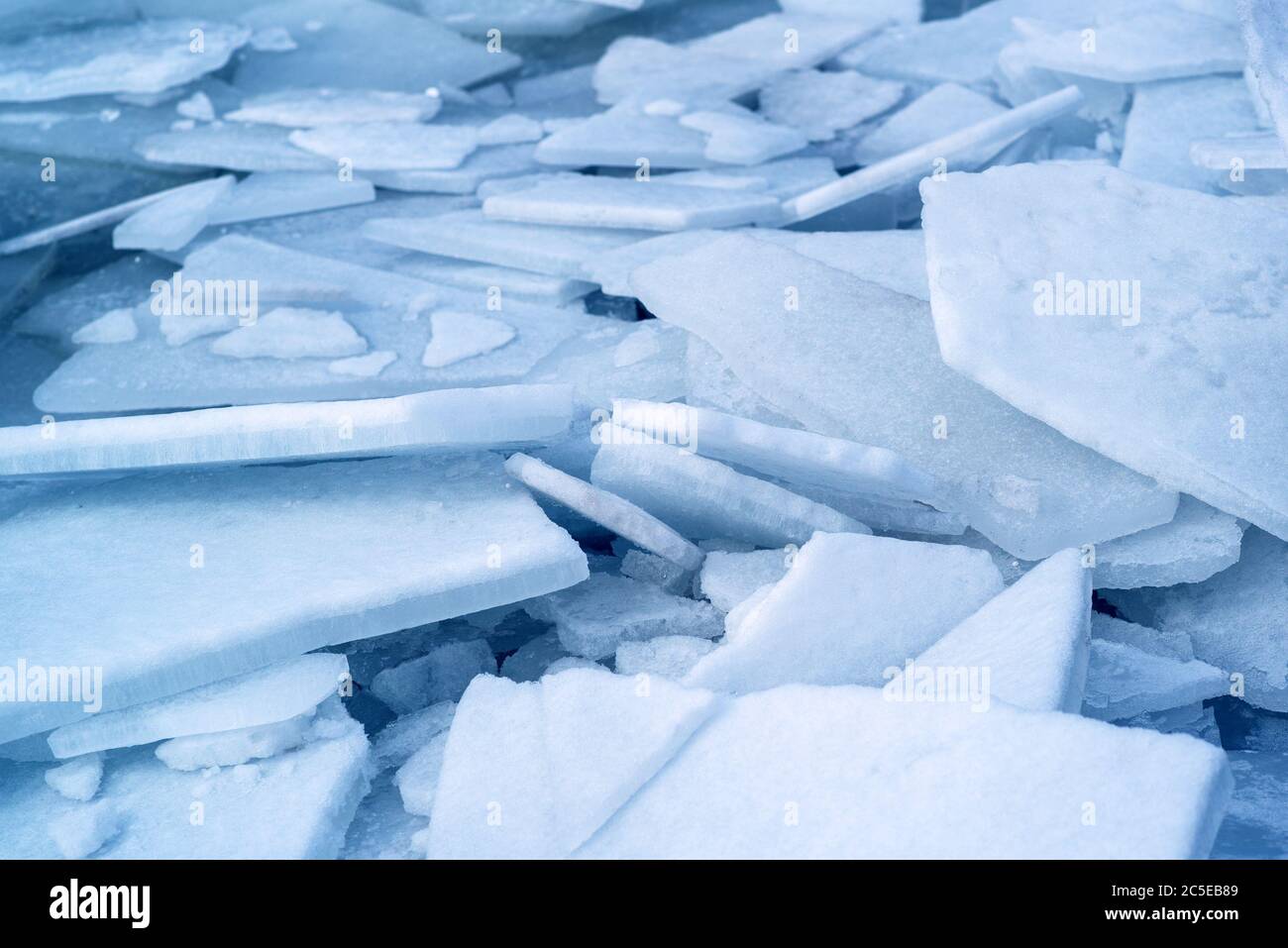 Blue ice on river hi-res stock photography and images - Alamy