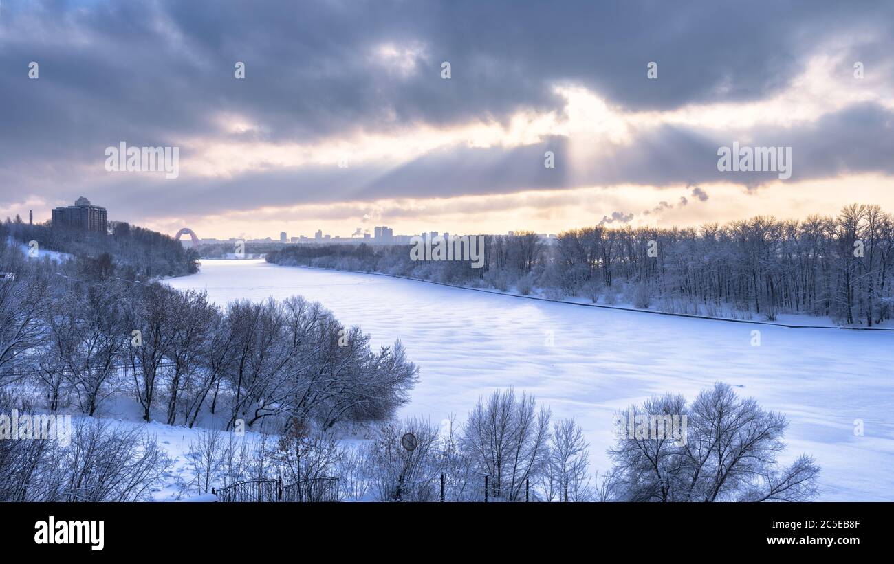 Winter landscape, Moscow, Russia. Scenery of frozen Moskva River ...