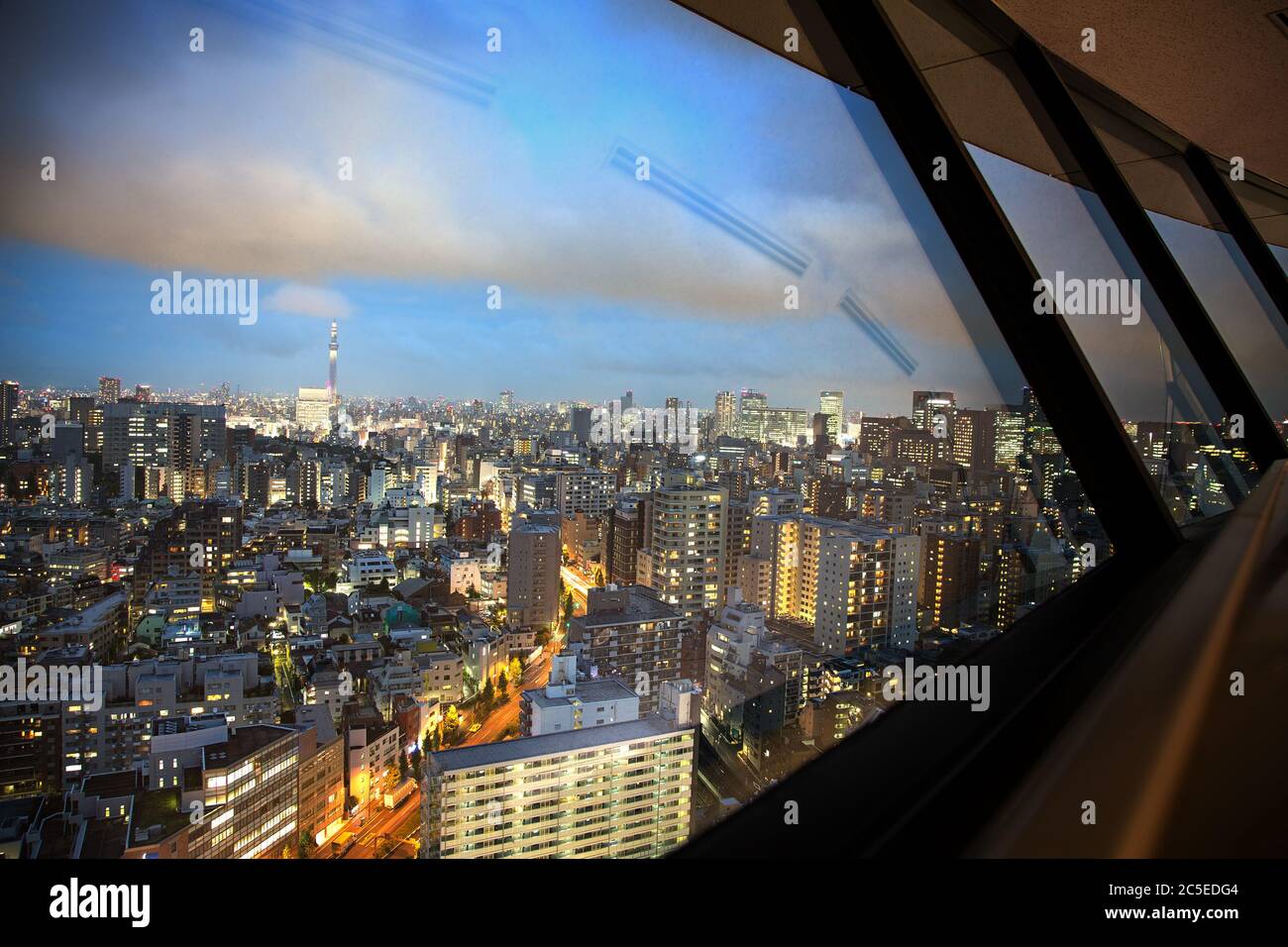 Night view tokyo seen hi-res stock photography and images - Alamy